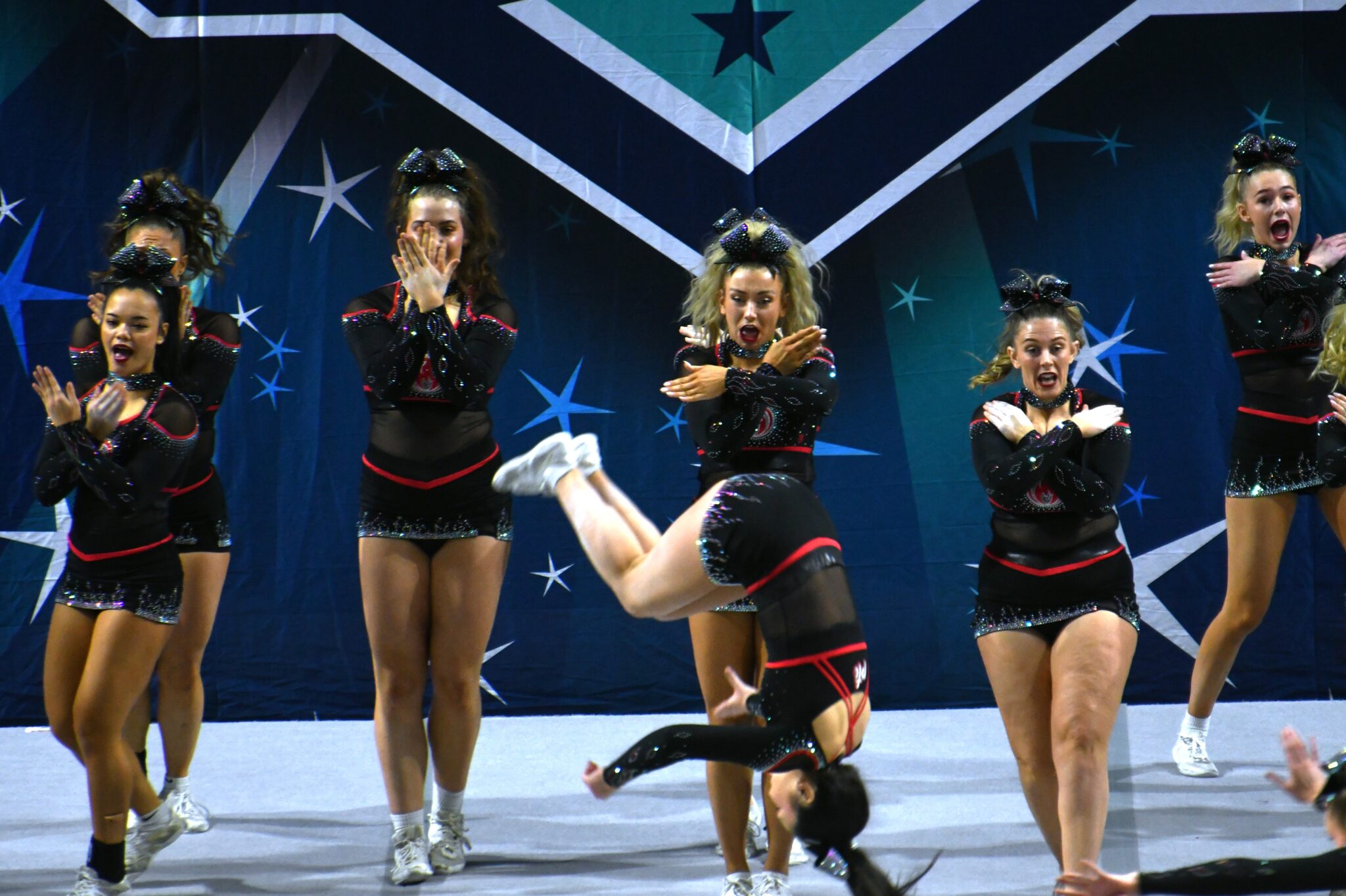 ‘Best of the West’ Cheer Competition livens up the Temple Gardens ...